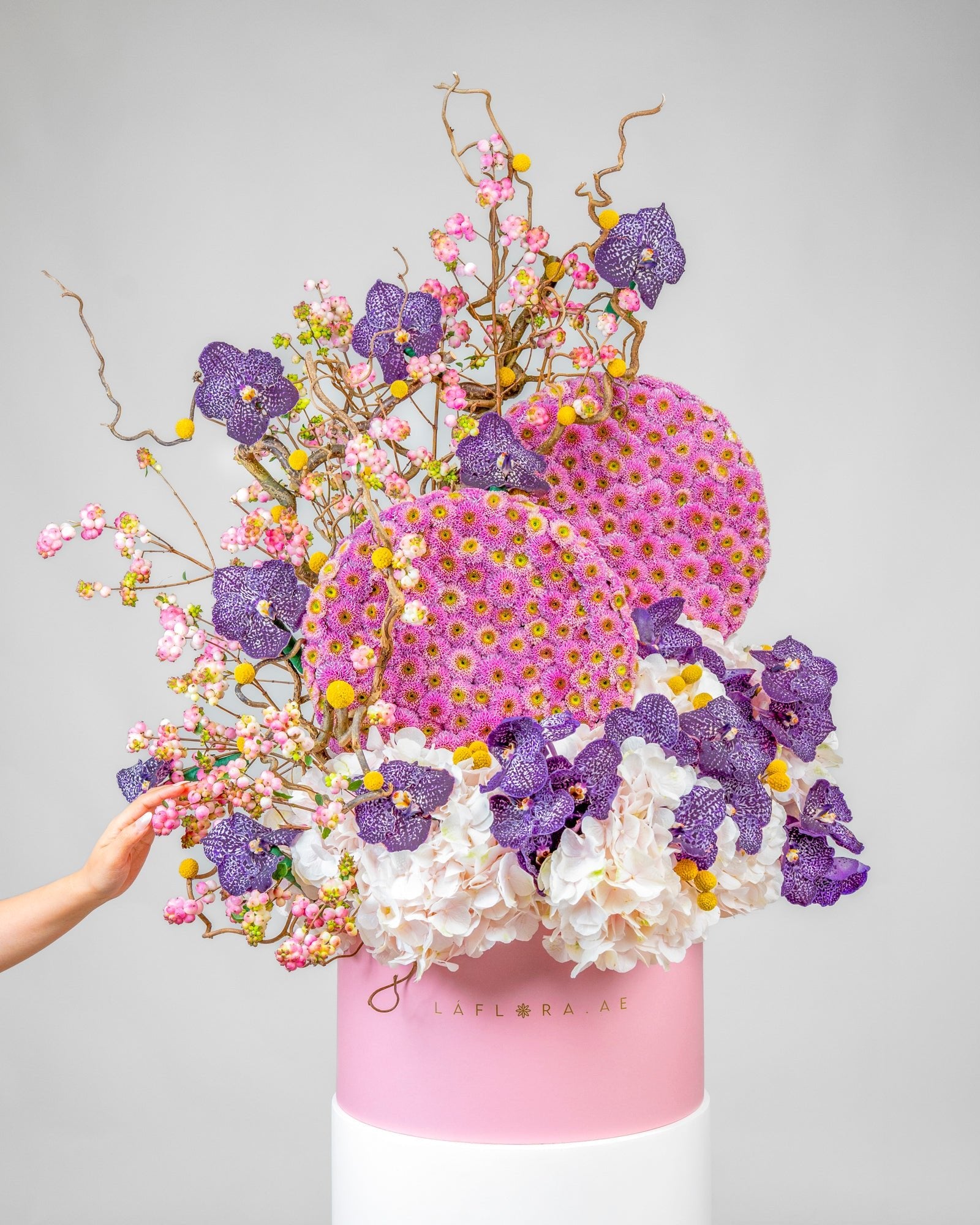 Spring Luxury Flowers Box | Same Day FlowersDelivery in Dubai